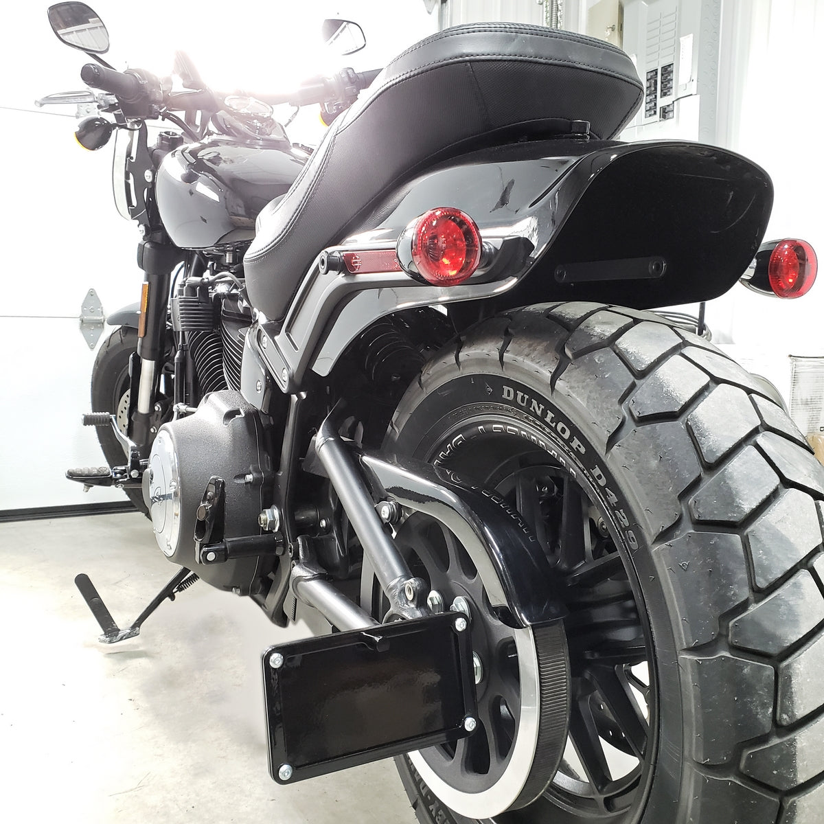 HARLEY FAT BOB - Side mount license plate bracket - Axle – ZEEL DESIGN