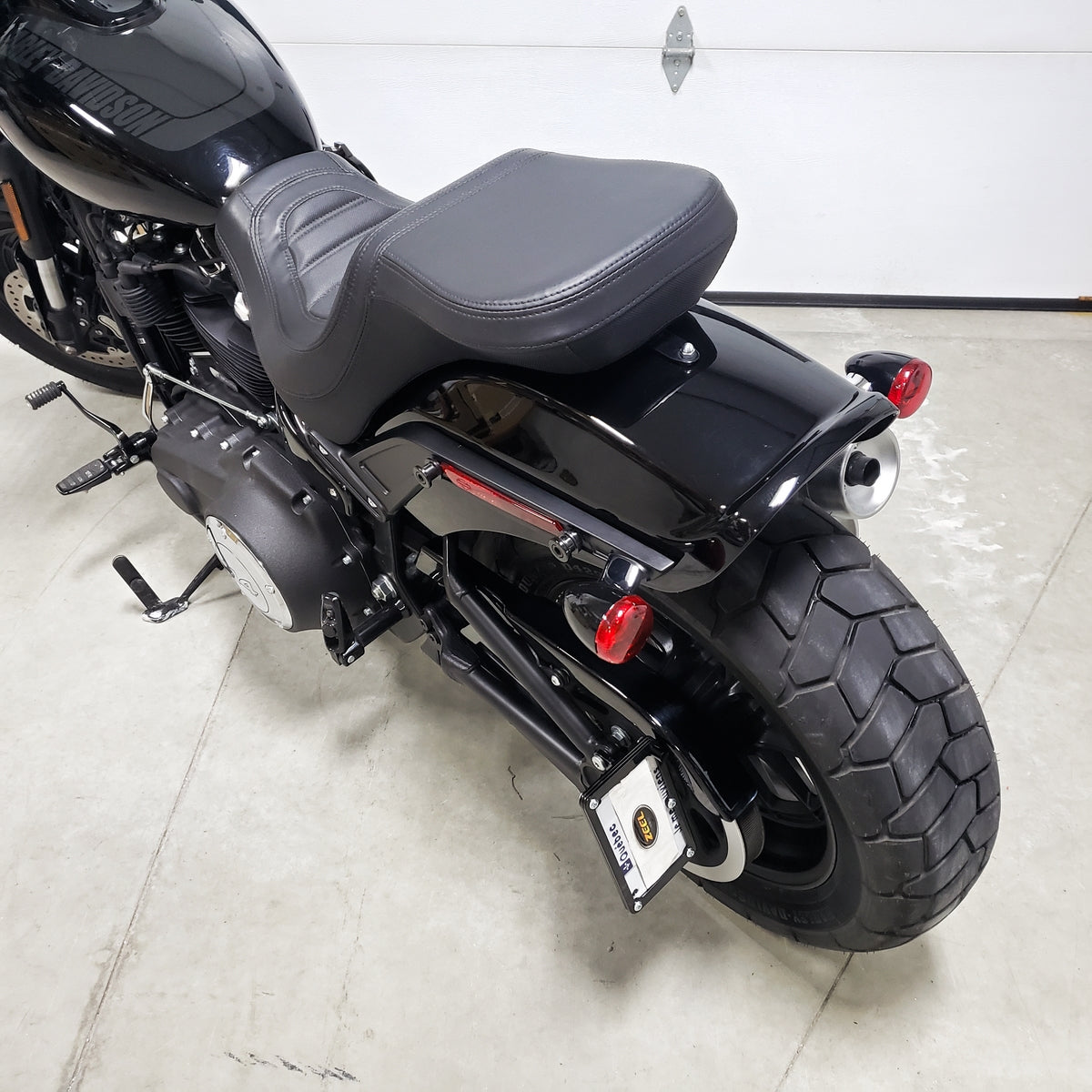 HARLEY FAT BOB - Side mount license plate bracket - Axle – ZEEL DESIGN